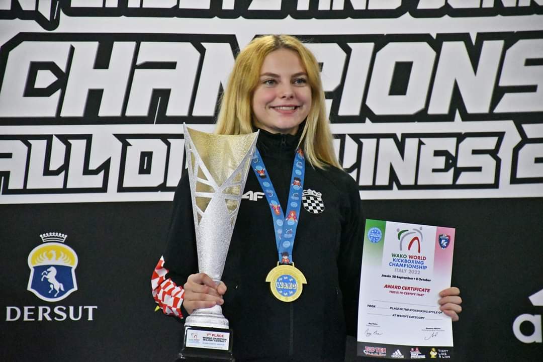 Riječanka Ana Jović svjetska kadetska prvakinja u kickboxingu! | Riportal