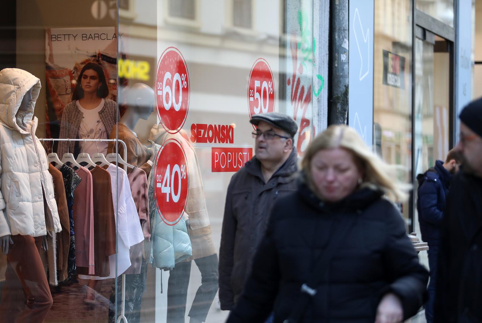 Rekordne potrošnje za Božić, krenula sezonska sniženja. Isplati li se ...