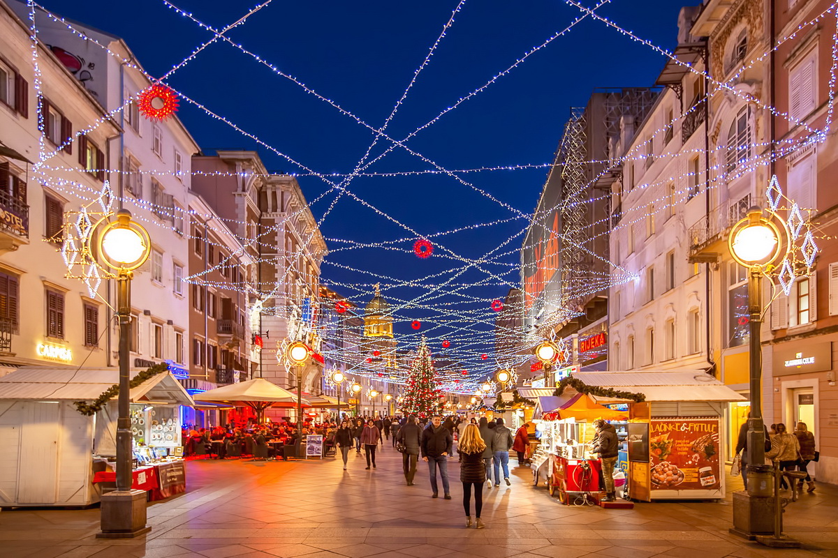 Riječki Advent 2024.: Adventske kućice stižu na Adamićev gat ...