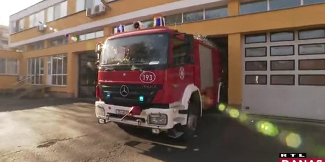S vatrogascima koji i na Božić rade: 'Najteže su intervencije u kojima ...