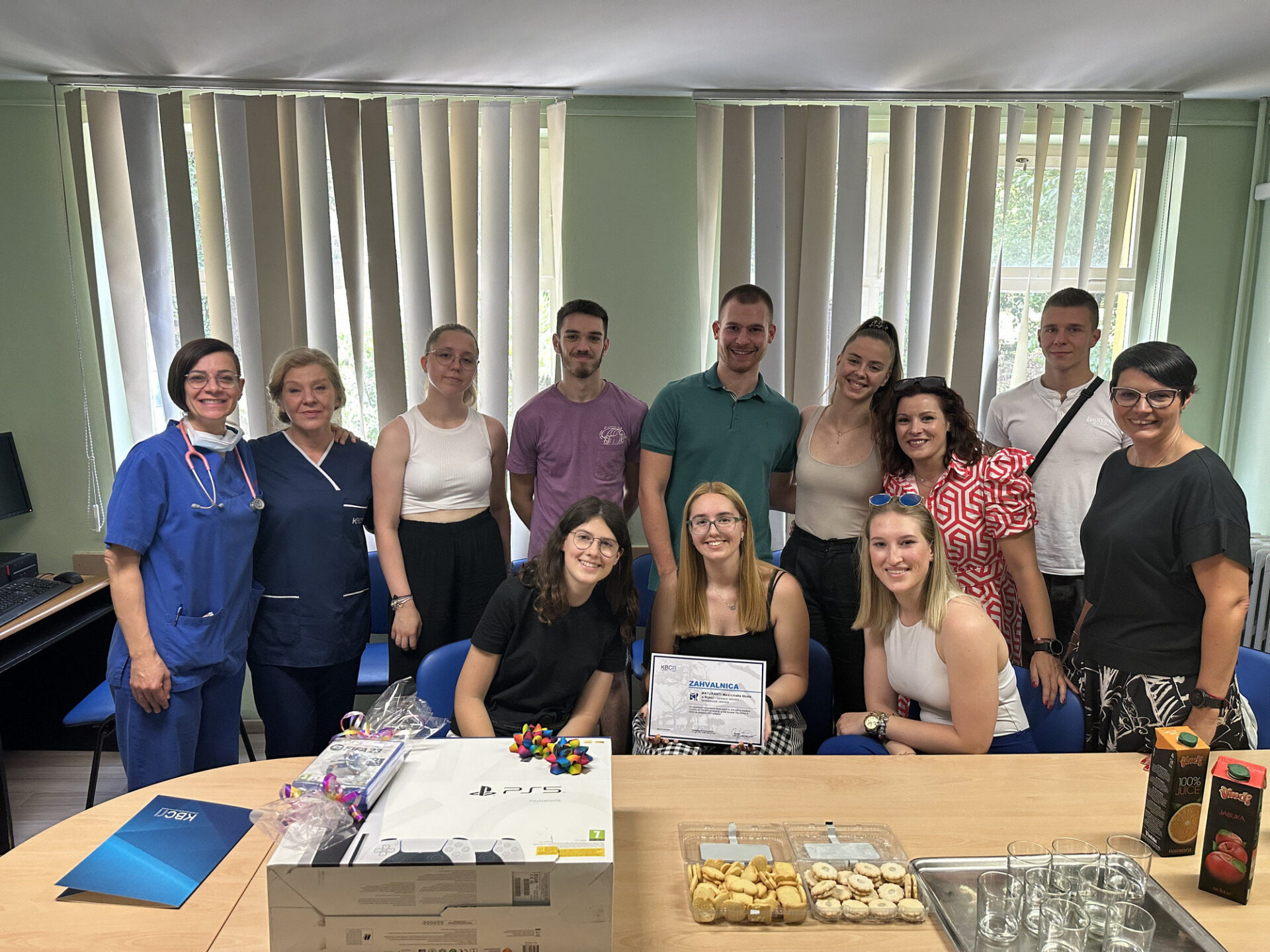 Maturanti Medicinske škole u Rijeci donirali PlayStation pedijatriji ...