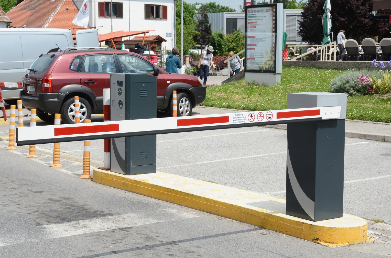 'Žuta minuta' na najjače: Muškarac (52) skršio rampu na parkiralištu u ...