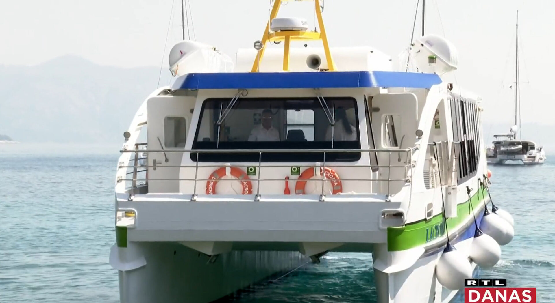 ZAPLOVITE S NAMA: Ovo je prvi hrvatski hibridni brod! Izgrađen je u ...