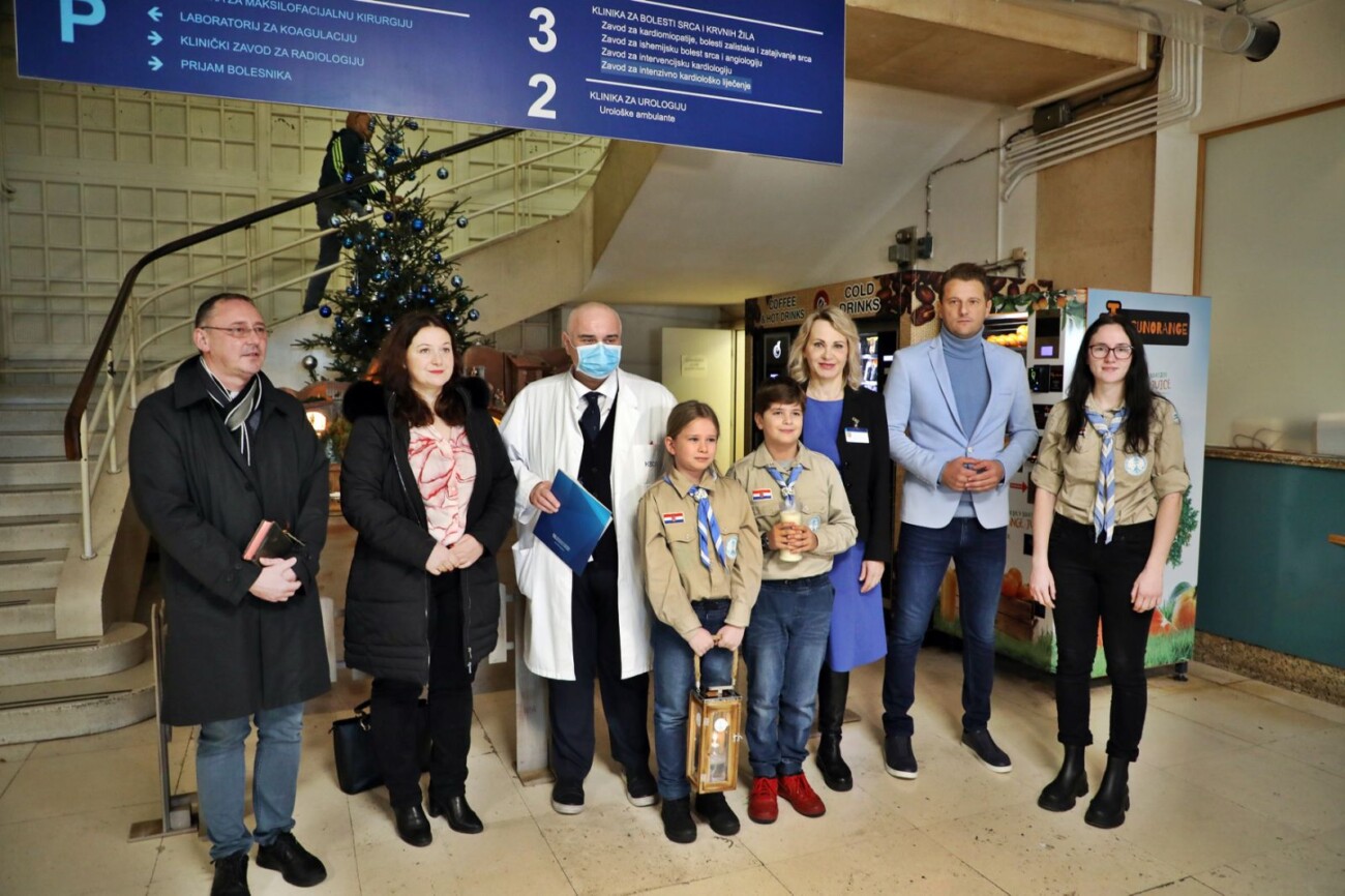 Betlehemsko svjetlo mira stiglo u KBC Rijeka | Riportal