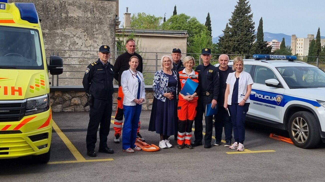 Iz KBC-a Rijeka nakon uspješnog preseljenja pacijenata zahvalili policiji i Zavodu za hitnu ...