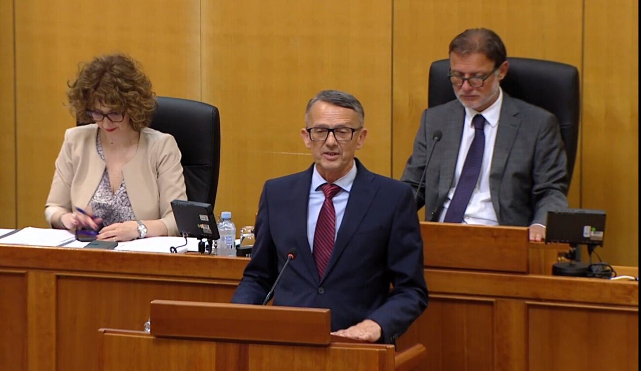 PORUKA S KVARNERA Novo lice u Saboru za govornicom održalo lekciju ...