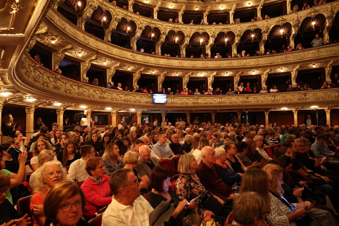 HNK Ivana pl. Zajca: 'Božićna priča' i 'U ritmu Broadwaya' proglašene najboljim predstavama ...
