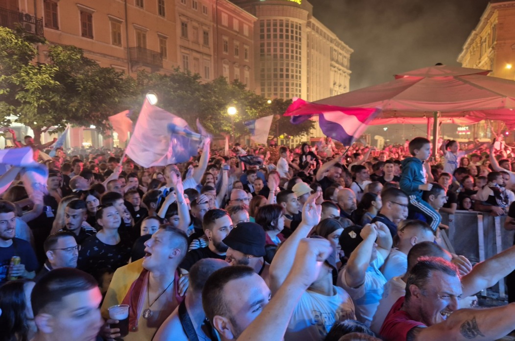 FEŠTA NA KVARNERU Ovo je video priča o gradu i prvaku: Rijeka crvena od ...