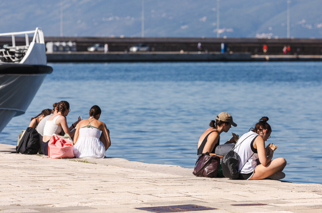 VRIJEME Bablje ljeto se ne da? Pokvarit će ga sredinom tjedna tek nešto ...