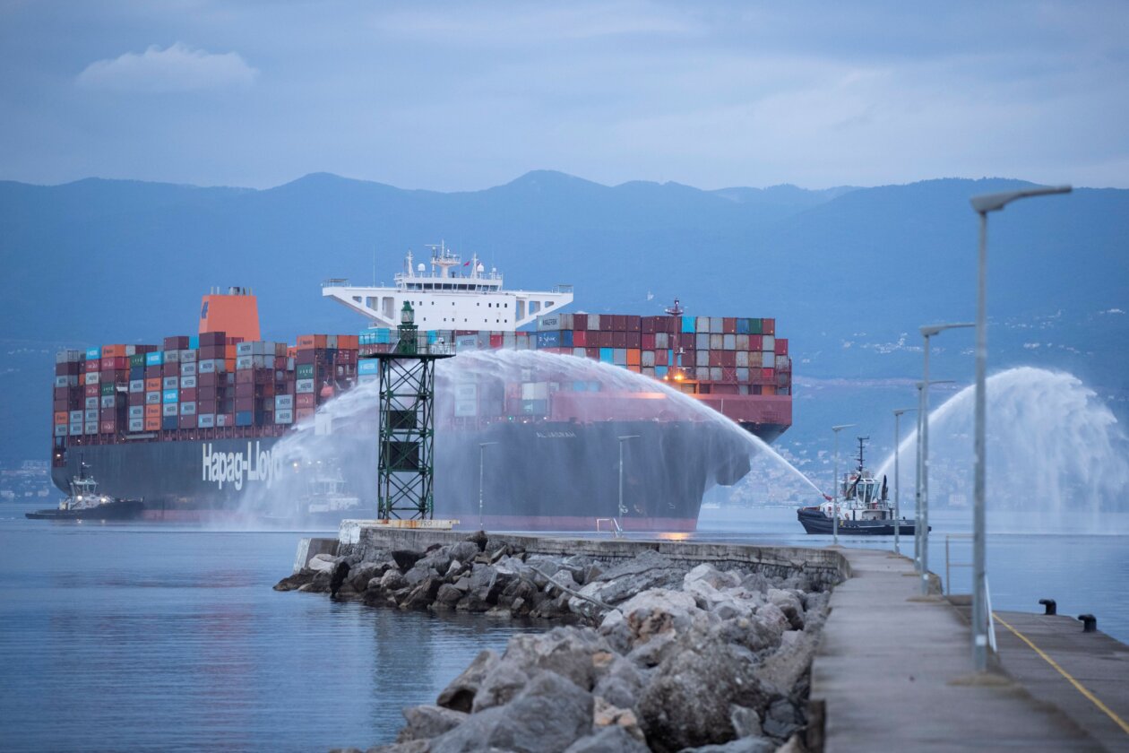 Riječki terminal otvorio vrata svijetu: prvi brod uplovio u Rijeka ...